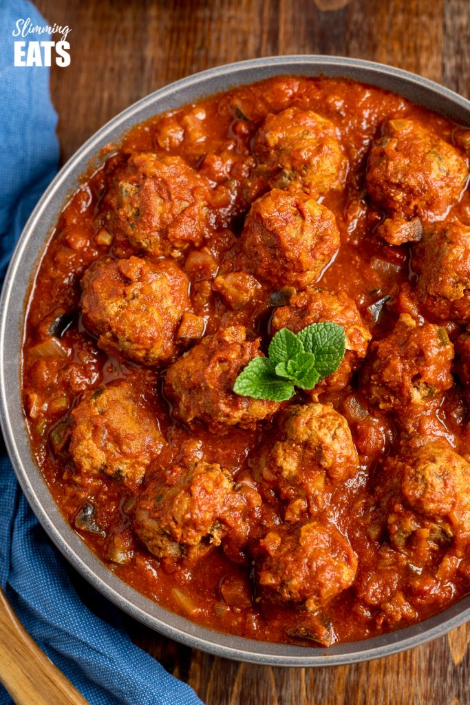 Lamb and Mint Meatballs in a Sweet and Spicy Sauce | Slimming Eats