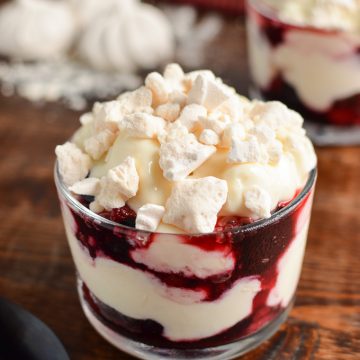 Mixed Berry Eton mess | Slimming Eats