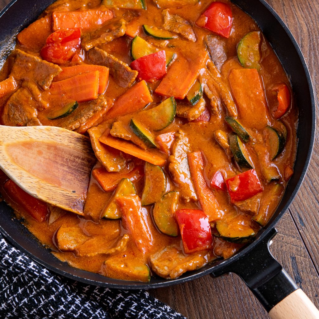 Quick Thai Red Beef Curry | Slimming Eats Recipes