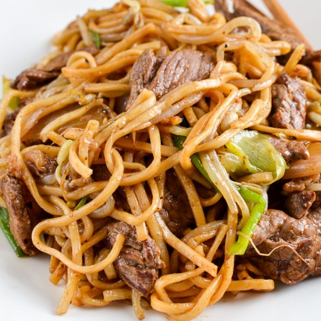 Beef Chow Mein | Slimming Eats