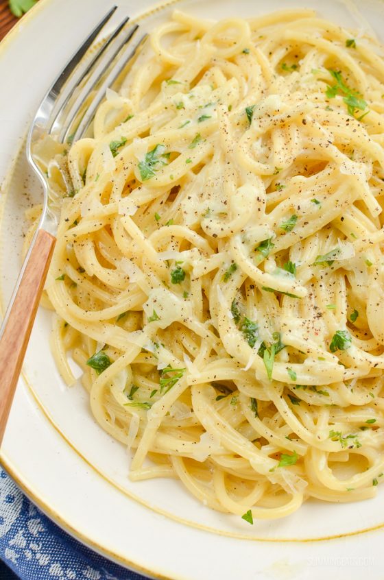 One Pot Creamy Garlic Pasta | Slimming Eats