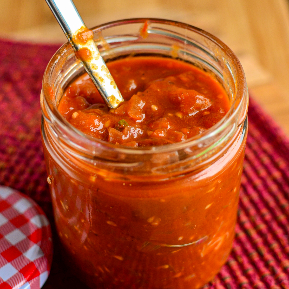 Tomato and Red Onion Relish | Slimming Eats