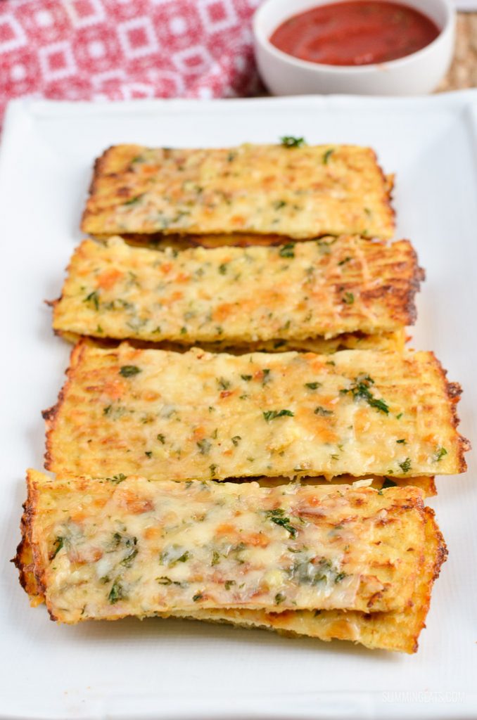 Cheesy Cauliflower Garlic Bread | Slimming Eats
