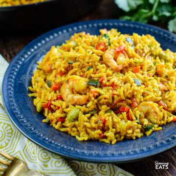 One Pot Prawn and Vegetable Pilaf | Slimming Eats