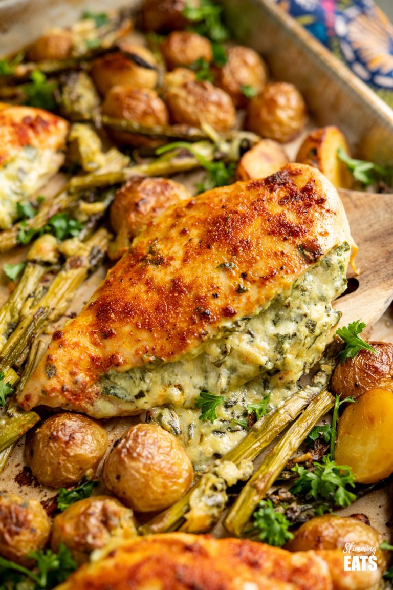 Creamy Cheesy Spinach Stuffed Chicken Tray Bake | Slimming Eats
