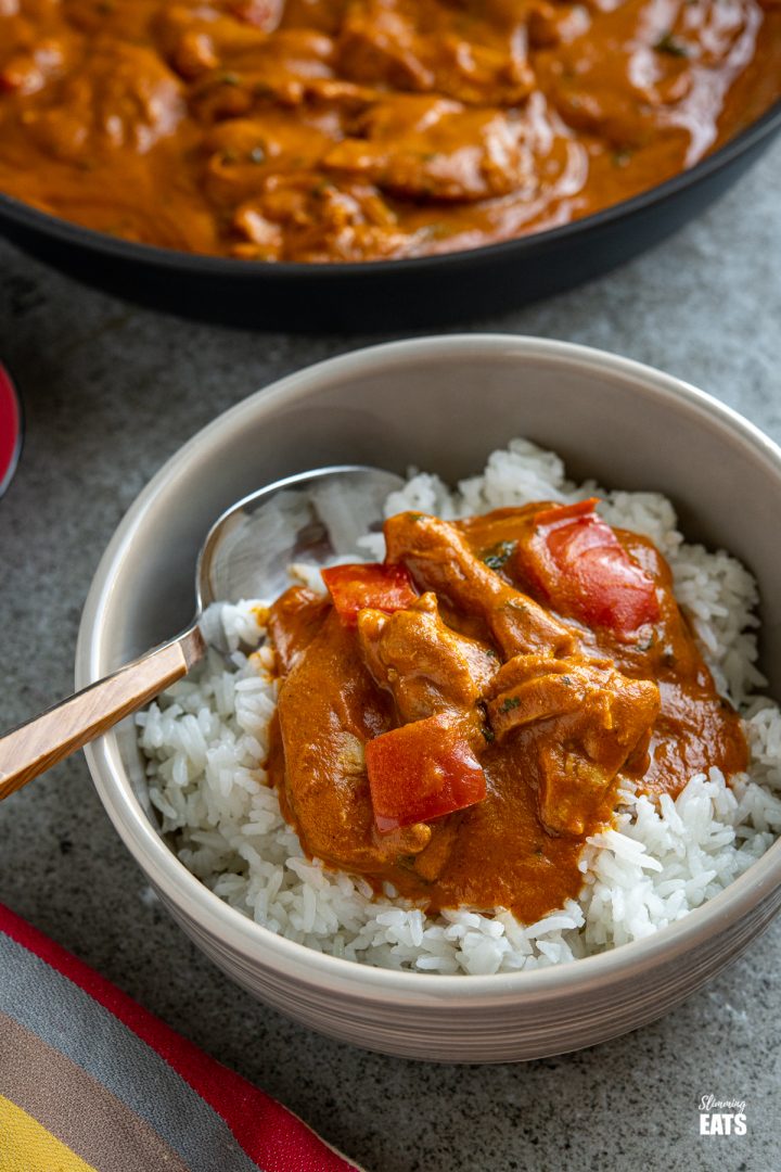 Coconut Chicken and Red Pepper Curry | Slimming Eats