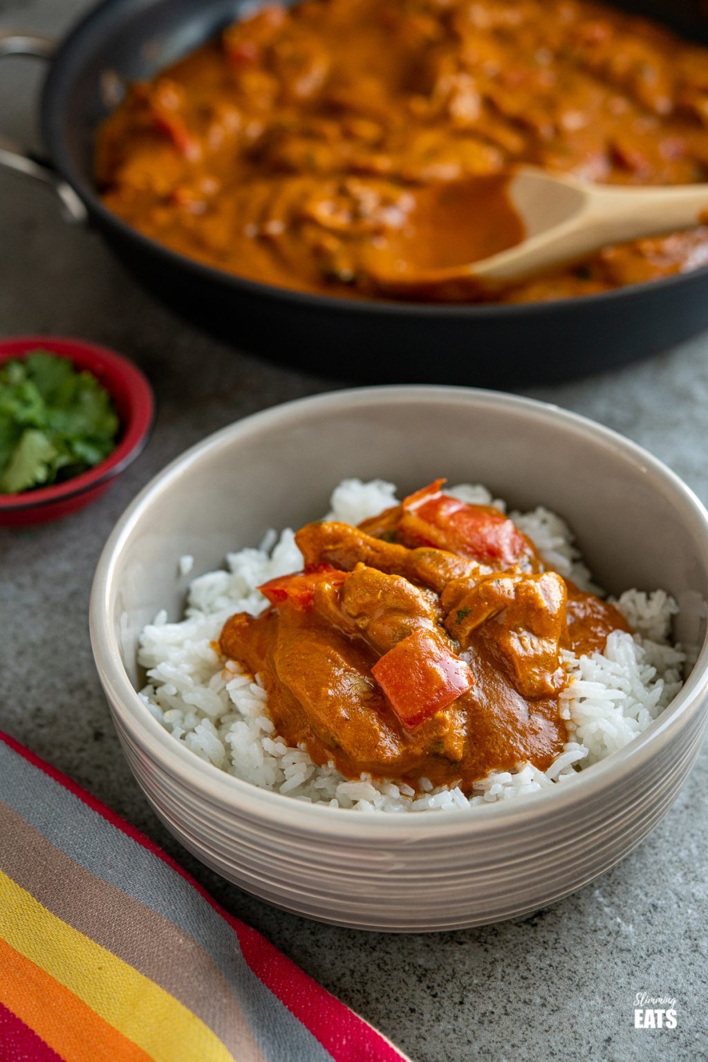 Coconut Chicken and Red Pepper Curry | Slimming Eats