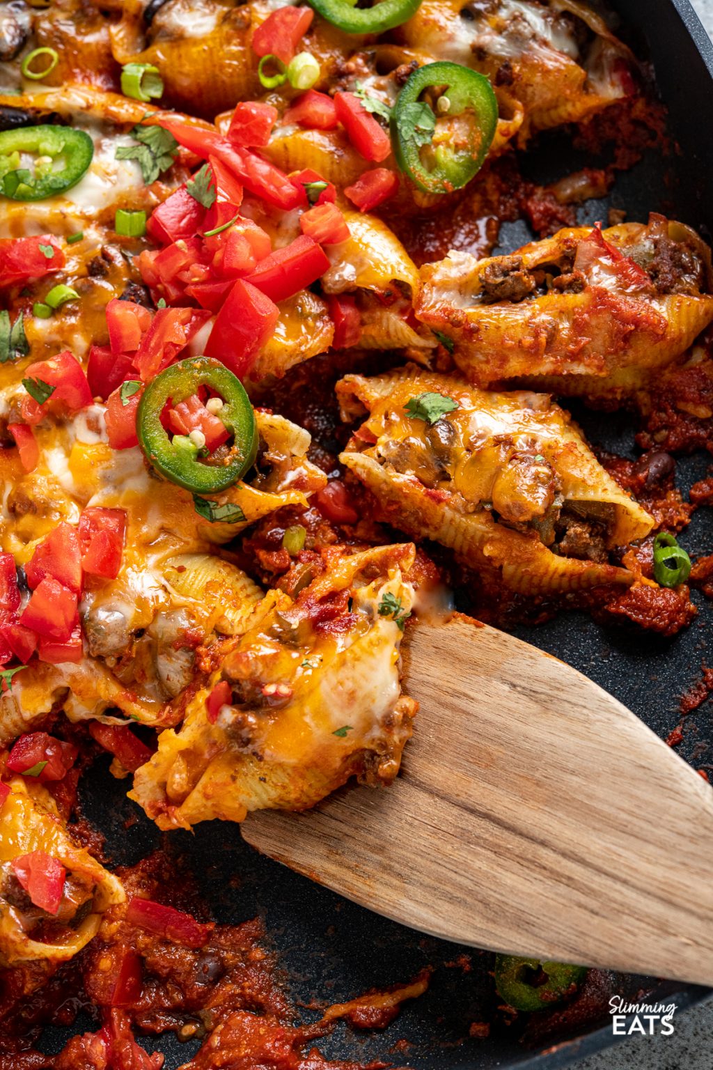 Cheesy Beef Enchilada Stuffed Pasta Shells | Slimming Eats Recipe