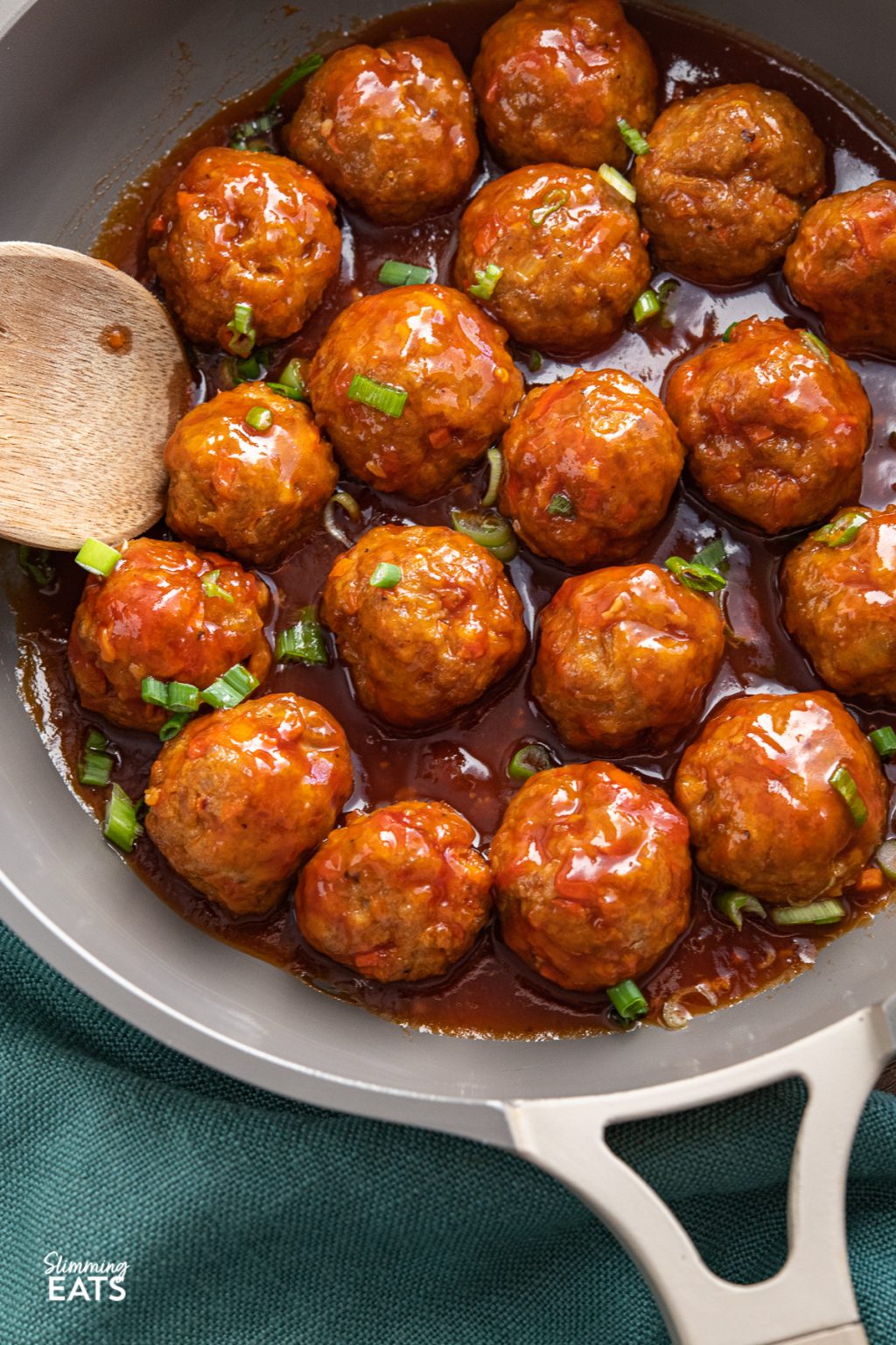 Buffalo Chicken Sweet and Spicy Meatballs | Slimming Eats