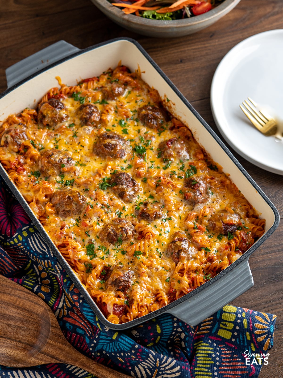 Cheesy Meatball Pasta Bake | Slimming Eats