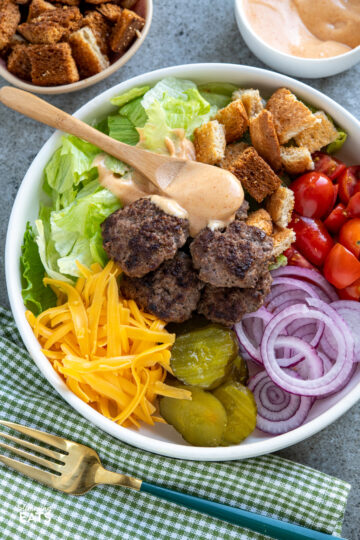 Cheeseburger Salad (Burger in a Bowl) | Slimming Eats
