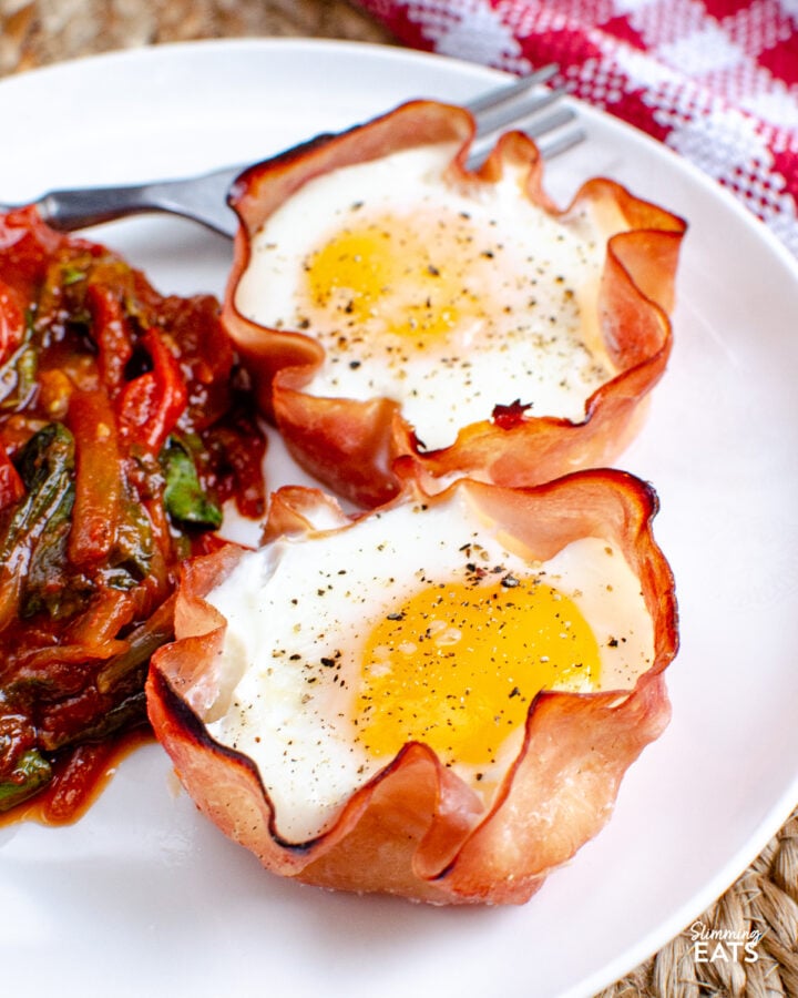 Baked Egg and Ham with Balsamic Tomatoes | Slimming Eats