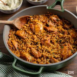 One Pot Shawarma Chicken and Rice | Slimming Eats