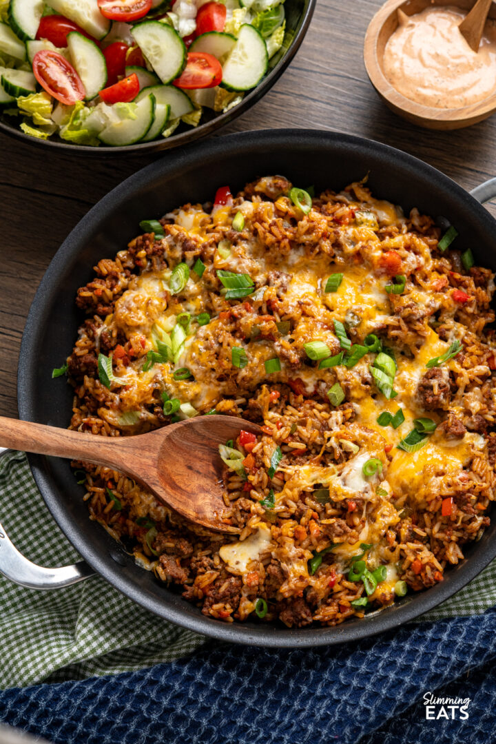 One Pot Cheesy Cajun Beef Rice | Slimming Eats