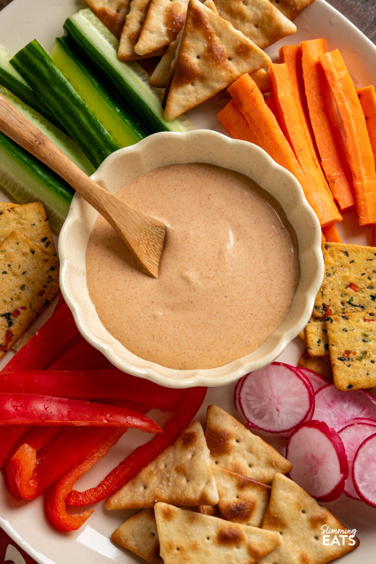 Honey Sriracha Yoghurt Dip | Slimming Eats