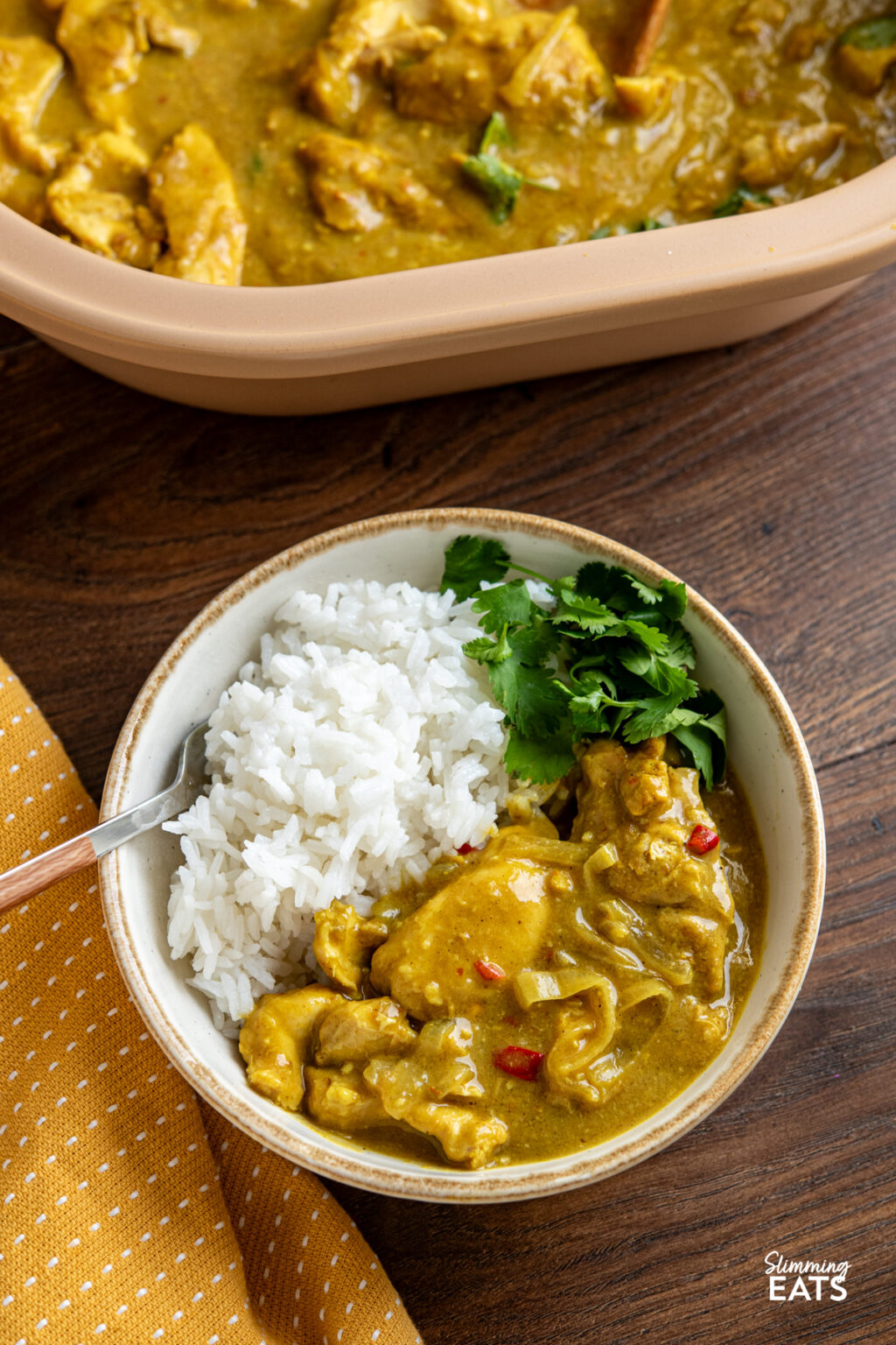 Slow Cooker Coconut Sweet Chilli Chicken Curry | Slimming Eats