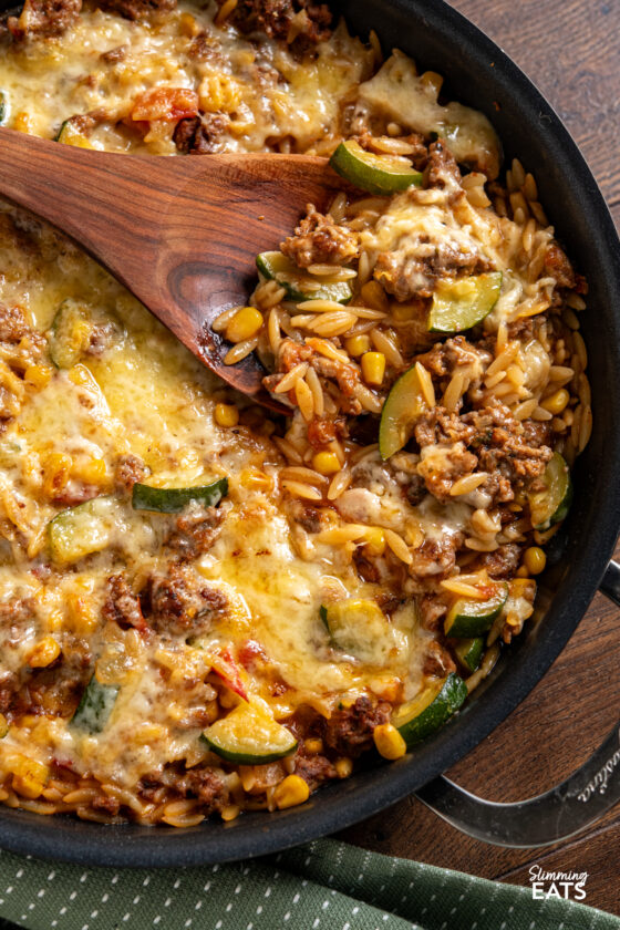 One Pan Cheesy Ground Chicken Orzo with Zucchini and Corn | Slimming Eats